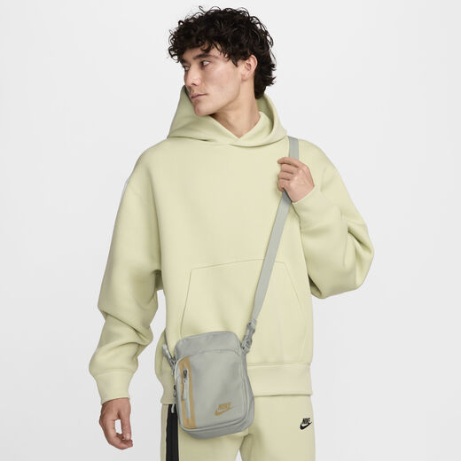 Shop Bags & Backpacks Online @ Nike Kuwait
