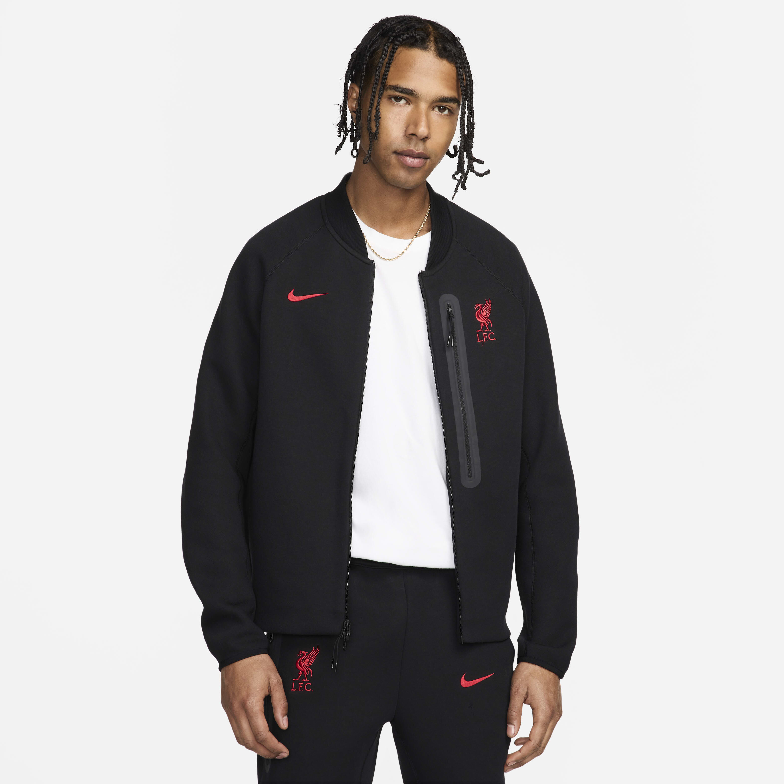 Shop Jackets & Gilets Online @ Nike Kuwait